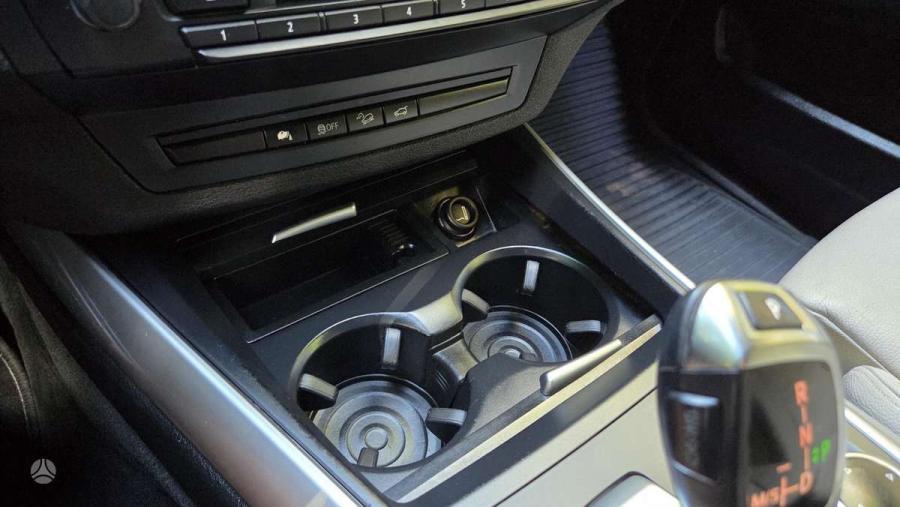 Blue BMW X5 2012 in Plunge, with an engine capacity of 2.99 L and mileage of 273 thousand km for 11700 €, photo 31 on AUTOMOTO.COM.LV