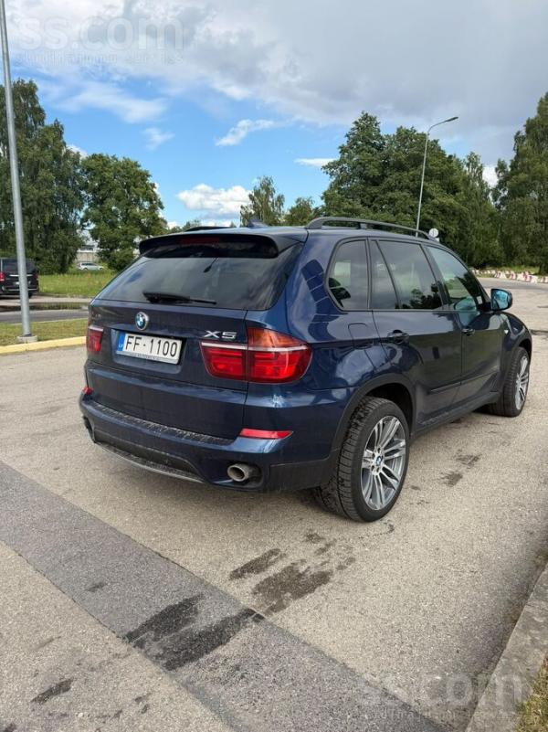 Blue BMW X5 2012 in Riga, with an engine capacity of 3.00 L and mileage of 235 thousand km for 11790 €, photo 3 on AUTOMOTO.COM.LV