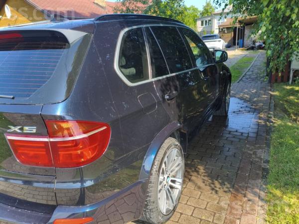 Zils BMW X5 2012 Ventspils, ar dzinēja tilpumu 3.00 L un nobraukumu 289 tūkst. km par 12100 €, foto 4 vietnē AUTOMOTO.COM.LV