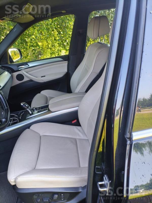Zils BMW X5 2012 Ventspils, ar dzinēja tilpumu 3.00 L un nobraukumu 289 tūkst. km par 12100 €, foto 5 vietnē AUTOMOTO.COM.LV
