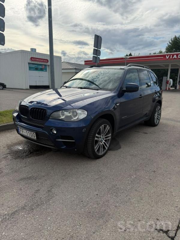 Blue BMW X5 2012 in Riga, with an engine capacity of 3.00 L and mileage of 235 thousand km for 10500 €, photo 3 on AUTOMOTO.COM.LV
