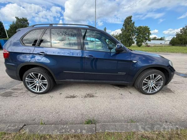 Blue BMW X5 2012 in Riga, with an engine capacity of 3.00 L and mileage of 235 thousand km for 10500 €, photo 6 on AUTOMOTO.COM.LV