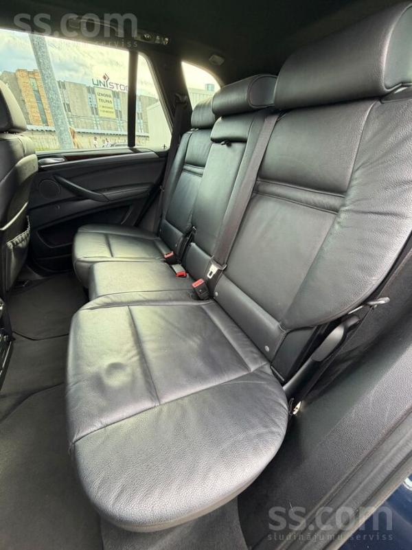Blue BMW X5 2012 in Riga, with an engine capacity of 3.00 L and mileage of 235 thousand km for 10500 €, photo 7 on AUTOMOTO.COM.LV