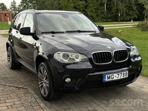 Zils BMW X5 2012 Jelgava, ar dzinēja tilpumu 3.00 L un nobraukumu 346 tūkst. km par 10900 €, foto 1 vietnē AUTOMOTO.COM.LV