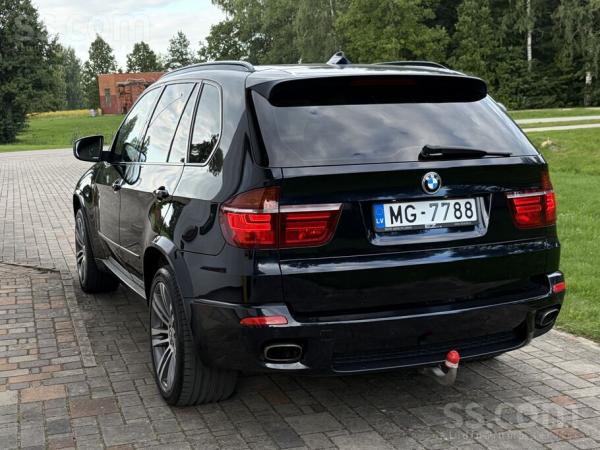 Zils BMW X5 2012 Jelgava, ar dzinēja tilpumu 3.00 L un nobraukumu 346 tūkst. km par 10900 €, foto 3 vietnē AUTOMOTO.COM.LV