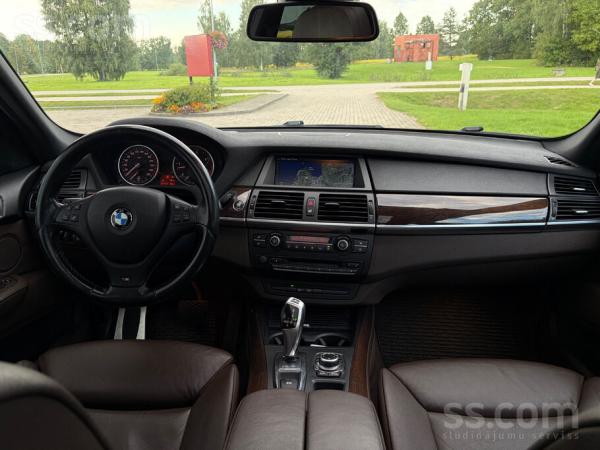 Zils BMW X5 2012 Jelgava, ar dzinēja tilpumu 3.00 L un nobraukumu 346 tūkst. km par 10900 €, foto 11 vietnē AUTOMOTO.COM.LV