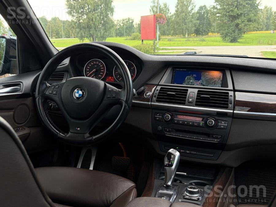 Zils BMW X5 2012 Jelgava, ar dzinēja tilpumu 3.00 L un nobraukumu 346 tūkst. km par 10900 €, foto 12 vietnē AUTOMOTO.COM.LV