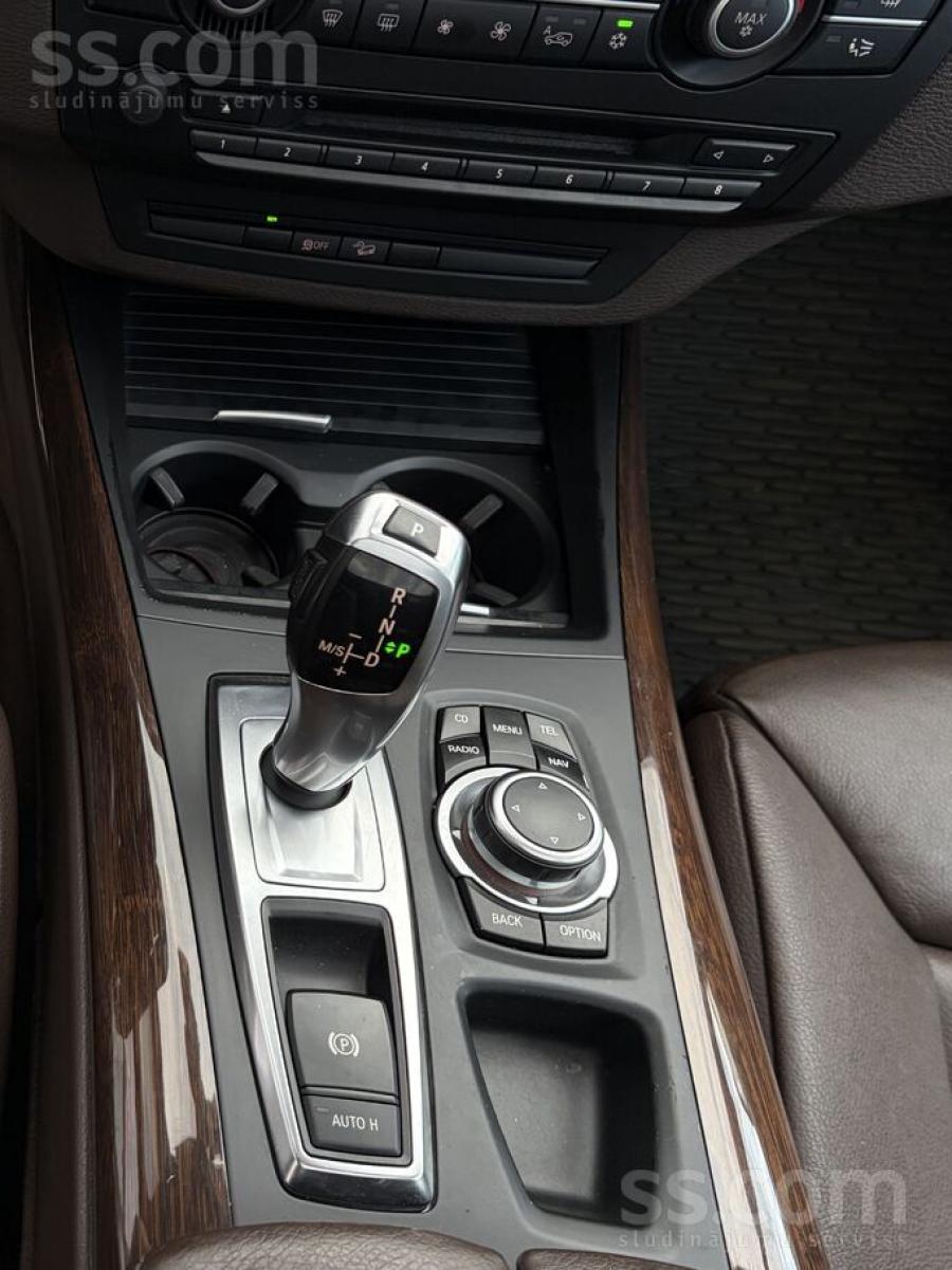 Zils BMW X5 2012 Jelgava, ar dzinēja tilpumu 3.00 L un nobraukumu 346 tūkst. km par 10900 €, foto 13 vietnē AUTOMOTO.COM.LV