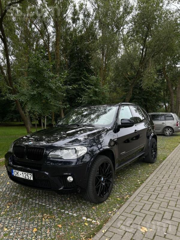 Blue BMW X5 2012 in Liepaja, with an engine capacity of 3.00 L and mileage of 316 thousand km for 13000 €, photo 1 on AUTOMOTO.COM.LV
