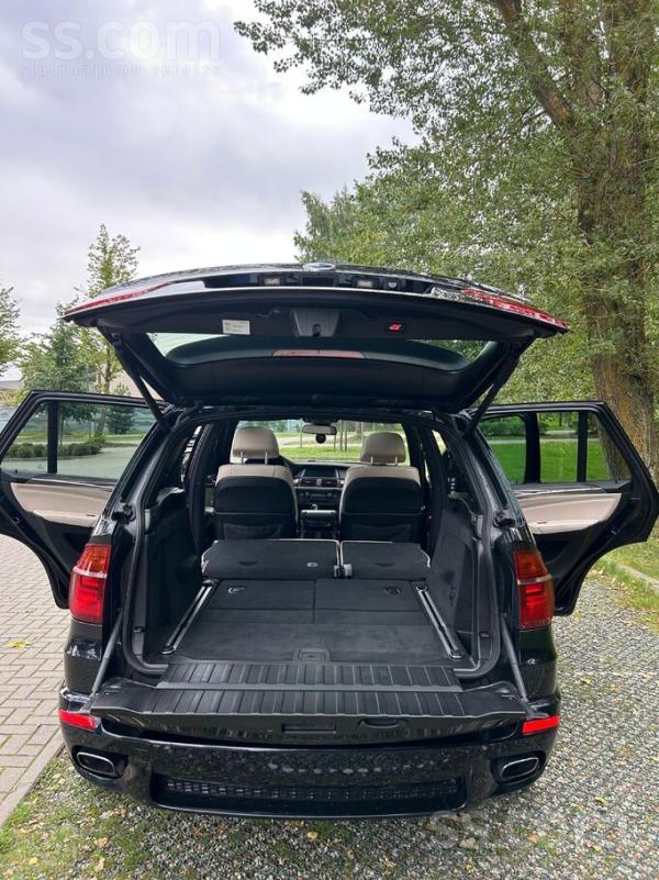 Blue BMW X5 2012 in Liepaja, with an engine capacity of 3.00 L and mileage of 316 thousand km for 13000 €, photo 5 on AUTOMOTO.COM.LV