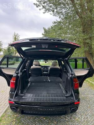 Blue BMW X5 2012 in Liepaja, with an engine capacity of 3.00 L and mileage of 316 thousand km for 13000 €, photo 5 on AUTOMOTO.COM.LV