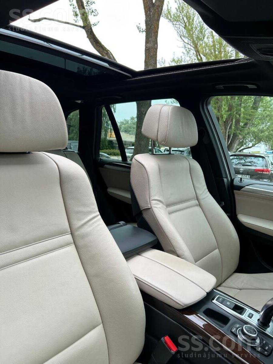 Blue BMW X5 2012 in Liepaja, with an engine capacity of 3.00 L and mileage of 316 thousand km for 13000 €, photo 10 on AUTOMOTO.COM.LV