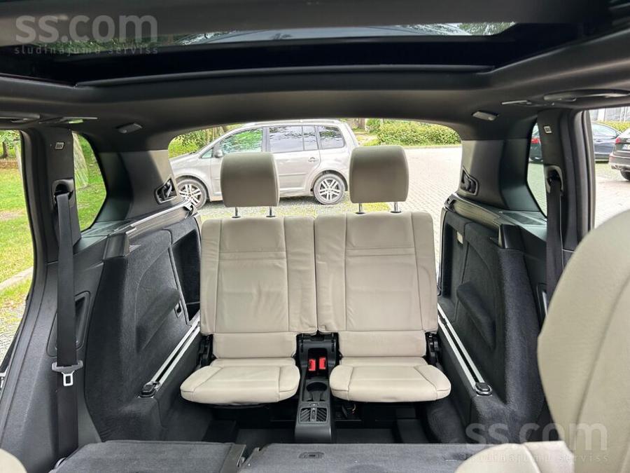 Blue BMW X5 2012 in Liepaja, with an engine capacity of 3.00 L and mileage of 316 thousand km for 13000 €, photo 11 on AUTOMOTO.COM.LV