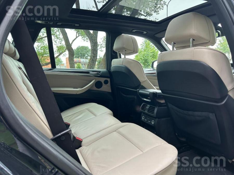 Blue BMW X5 2012 in Liepaja, with an engine capacity of 3.00 L and mileage of 316 thousand km for 13000 €, photo 12 on AUTOMOTO.COM.LV