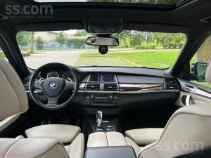 Blue BMW X5 2012 in Liepaja, with an engine capacity of 3.00 L and mileage of 316 thousand km for 13000 €, photo 14 on AUTOMOTO.COM.LV