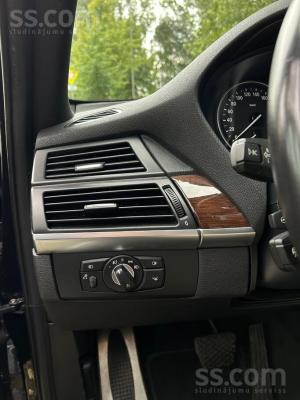 Blue BMW X5 2012 in Liepaja, with an engine capacity of 3.00 L and mileage of 316 thousand km for 13000 €, photo 16 on AUTOMOTO.COM.LV