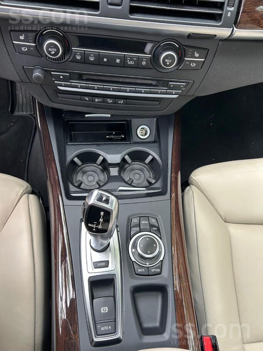 Blue BMW X5 2012 in Liepaja, with an engine capacity of 3.00 L and mileage of 316 thousand km for 13000 €, photo 17 on AUTOMOTO.COM.LV