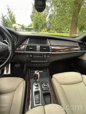 Blue BMW X5 2012 in Liepaja, with an engine capacity of 3.00 L and mileage of 316 thousand km for 13000 €, photo 18 on AUTOMOTO.COM.LV
