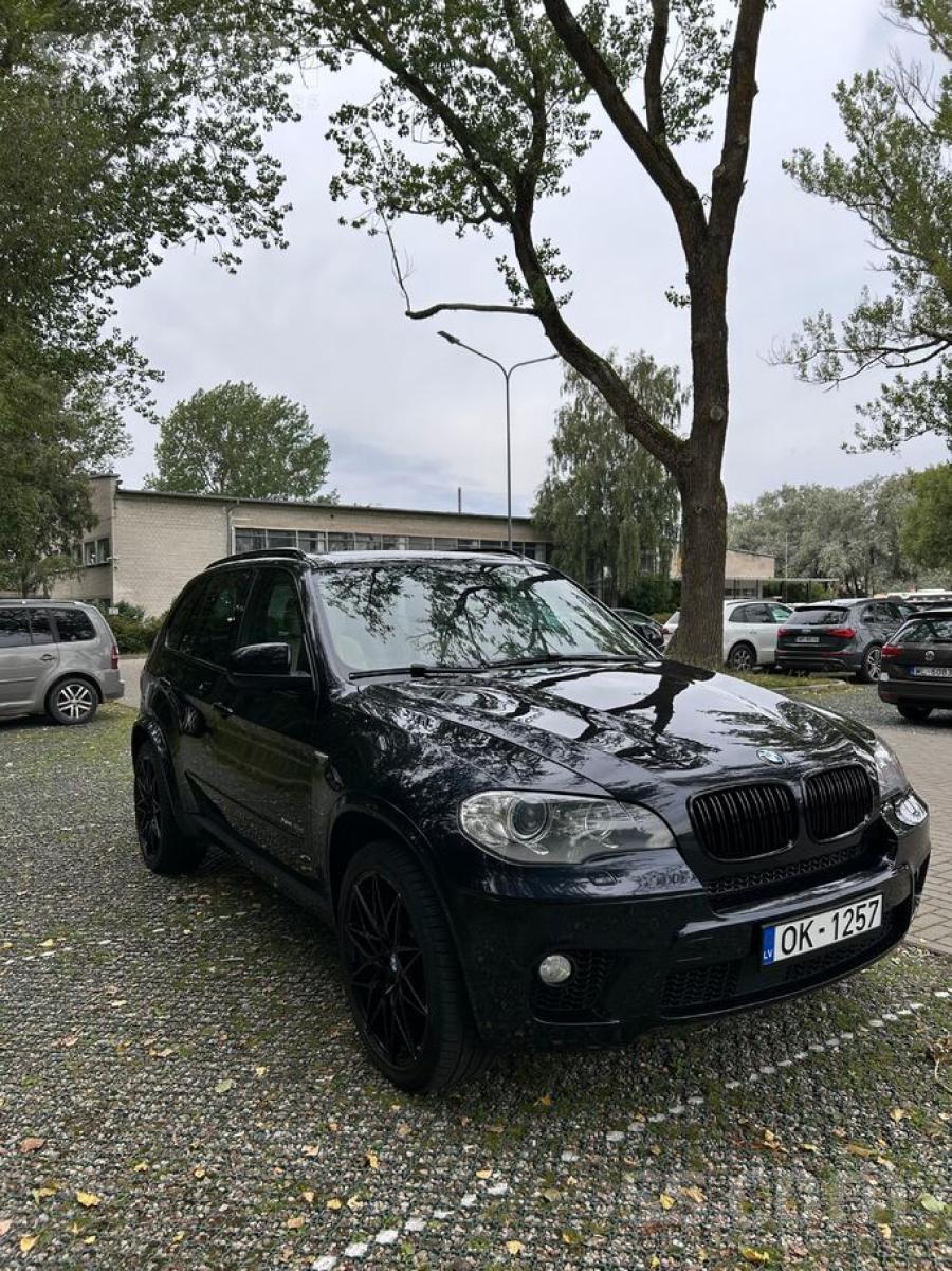 Blue BMW X5 2012 in Liepaja, with an engine capacity of 3.00 L and mileage of 316 thousand km for 13000 €, photo 19 on AUTOMOTO.COM.LV