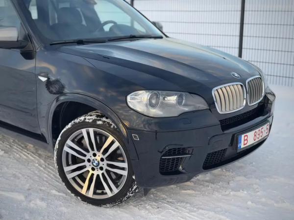 Blue BMW X5 2013 in Jelgava, with an engine capacity of 3.00 L and mileage of 217 thousand km for 15500 €, photo 2 on AUTOMOTO.COM.LV