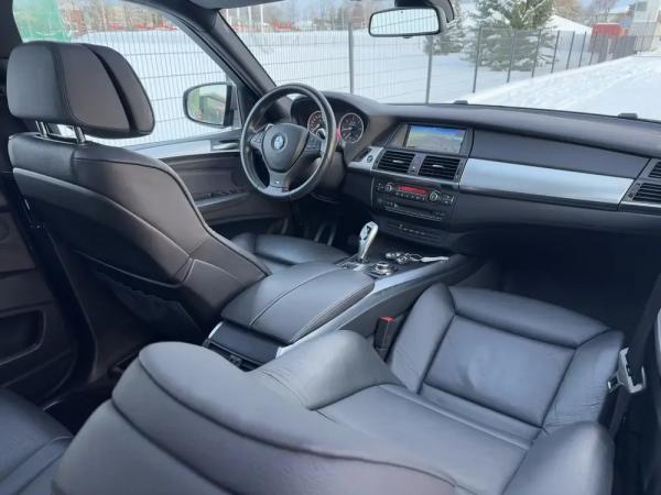 Blue BMW X5 2013 in Jelgava, with an engine capacity of 3.00 L and mileage of 217 thousand km for 15500 €, photo 10 on AUTOMOTO.COM.LV