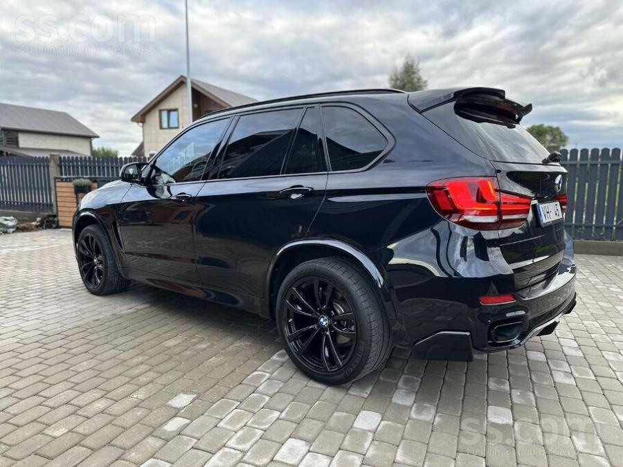 Zils BMW X5 2013 Rīga, ar dzinēja tilpumu 3.00 L un nobraukumu 300 tūkst. km par 21900 €, foto 4 vietnē AUTOMOTO.COM.LV