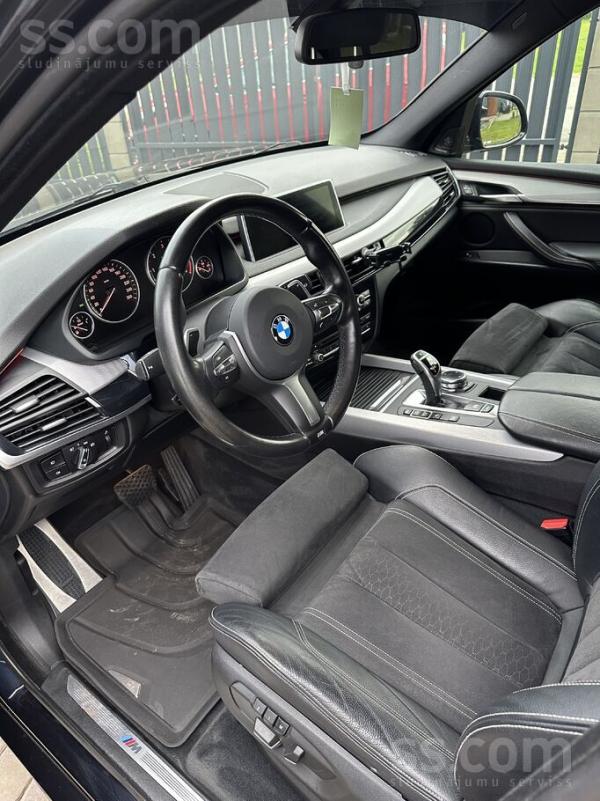 Blue BMW X5 2013 in Riga, with an engine capacity of 3.00 L and mileage of 300 thousand km for 21900 €, photo 6 on AUTOMOTO.COM.LV