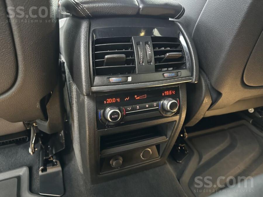 Zils BMW X5 2013 Rīga, ar dzinēja tilpumu 3.00 L un nobraukumu 300 tūkst. km par 21900 €, foto 11 vietnē AUTOMOTO.COM.LV