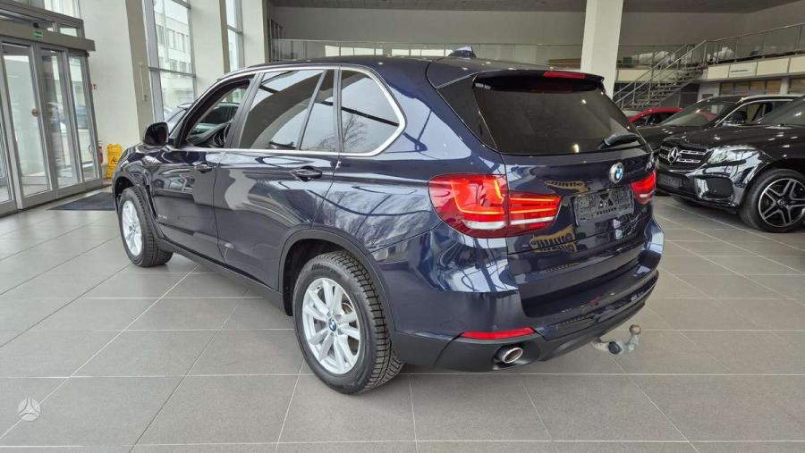 Blue BMW X5 2014 in Marijampole, with an engine capacity of 2.99 L and mileage of 227 thousand km for 19499 €, photo 4 on AUTOMOTO.COM.LV