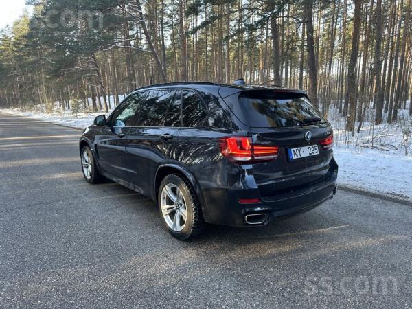 Blue BMW X5 2014 in Riga, with an engine capacity of 3.00 L and mileage of 208 thousand km for 16700 €, photo 3 on AUTOMOTO.COM.LV