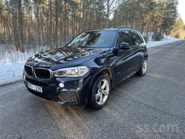 Blue BMW X5 2014 in Riga, with an engine capacity of 3.00 L and mileage of 208 thousand km for 16700 €, photo 4 on AUTOMOTO.COM.LV