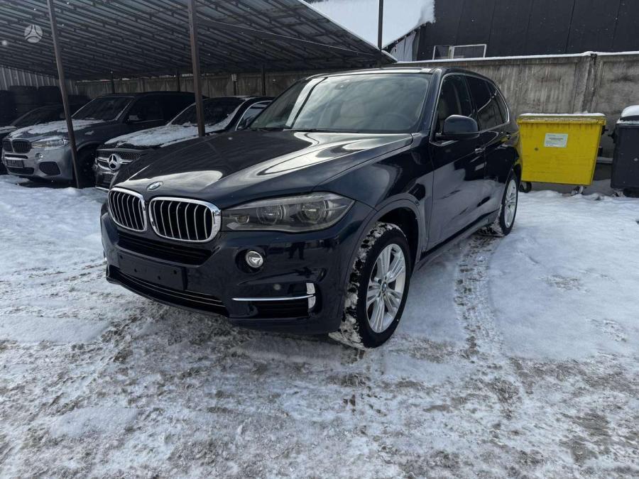 Blue BMW X5 2014 in Siauliai, with an engine capacity of 2.99 L and mileage of 279 thousand km for 10900 €, photo 1 on AUTOMOTO.COM.LV