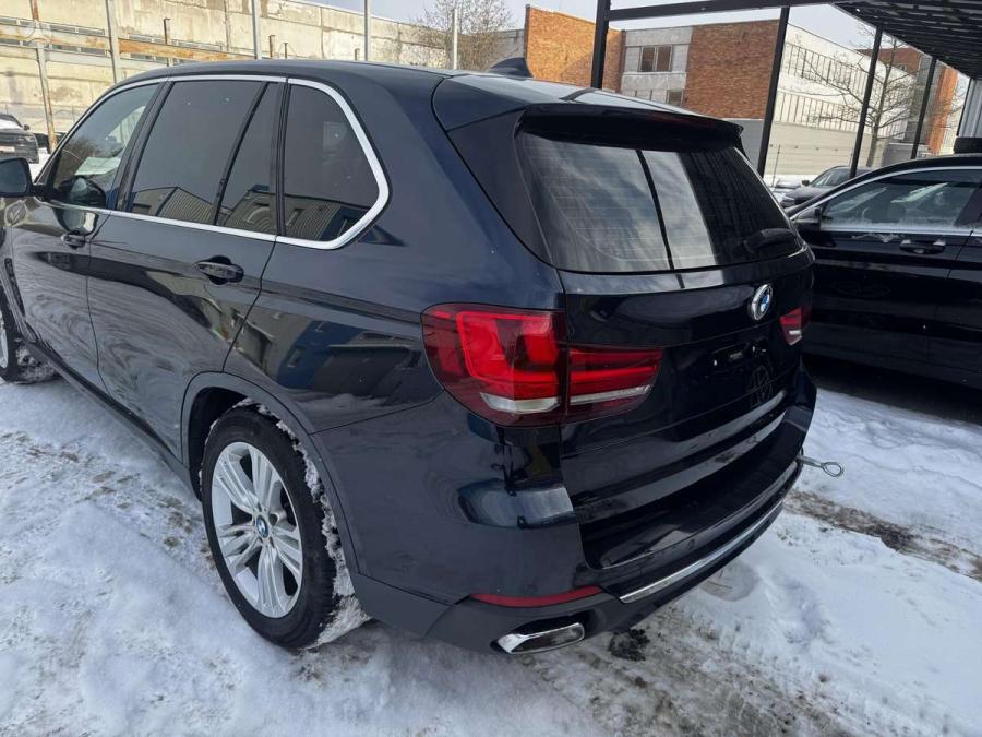 Blue BMW X5 2014 in Siauliai, with an engine capacity of 2.99 L and mileage of 279 thousand km for 10900 €, photo 4 on AUTOMOTO.COM.LV