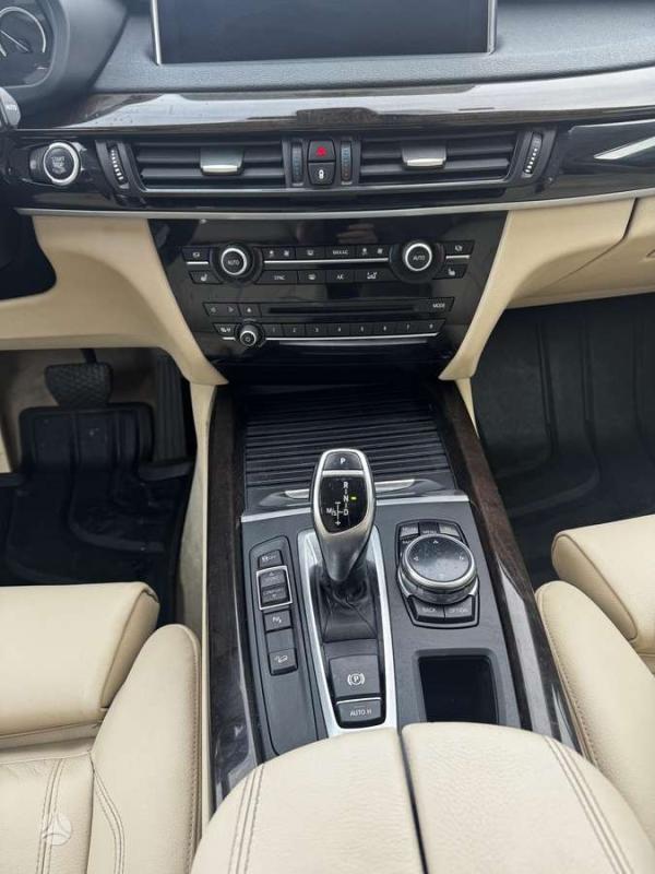 Zils BMW X5 2014 Šauļi, ar dzinēja tilpumu 2.99 L un nobraukumu 279 tūkst. km par 10900 €, foto 10 vietnē AUTOMOTO.COM.LV