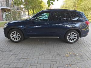 Blue BMW X5 2014 in Vilnius, with an engine capacity of 2.99 L and mileage of 276 thousand km for 18900 €, photo  on AUTOMOTO.COM.LV