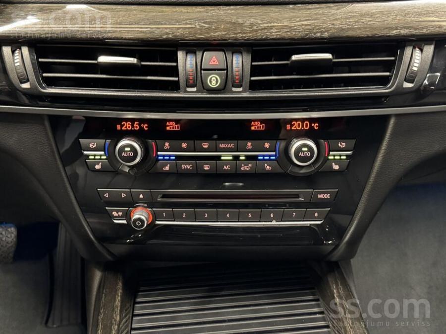 Blue BMW X5 2014 in Riga, with an engine capacity of 3.00 L and mileage of 183 thousand km for 20990 €, photo 27 on AUTOMOTO.COM.LV