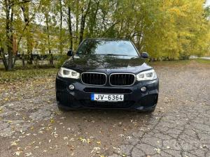 Blue BMW X5 2014 in Saldus, with an engine capacity of 3.00 L and mileage of 273 thousand km for 19500 €, photo 3 on AUTOMOTO.COM.LV