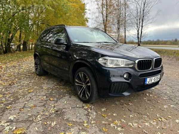 Blue BMW X5 2014 in Saldus, with an engine capacity of 3.00 L and mileage of 273 thousand km for 19500 €, photo 3 on AUTOMOTO.COM.LV