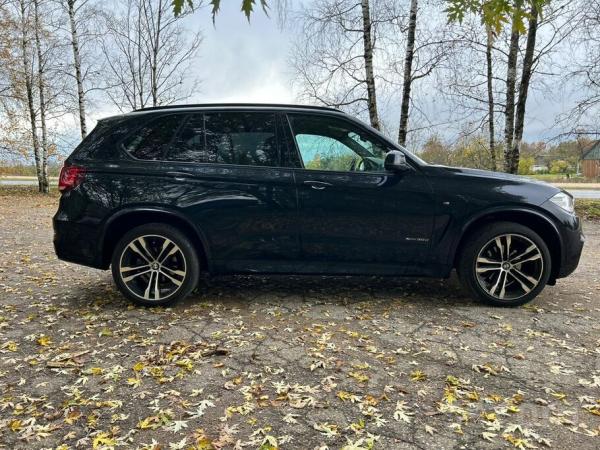 Blue BMW X5 2014 in Saldus, with an engine capacity of 3.00 L and mileage of 273 thousand km for 19500 €, photo 4 on AUTOMOTO.COM.LV