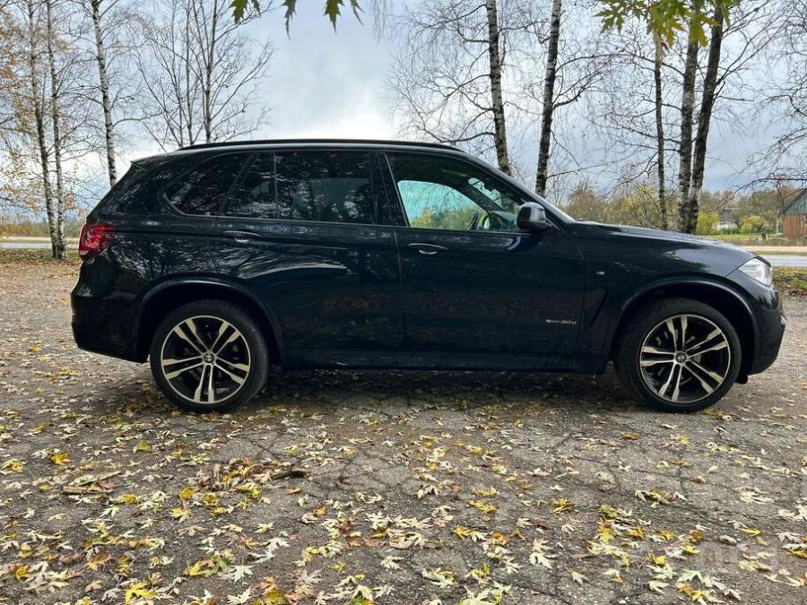 Blue BMW X5 2014 in Saldus, with an engine capacity of 3.00 L and mileage of 273 thousand km for 19500 €, photo 5 on AUTOMOTO.COM.LV