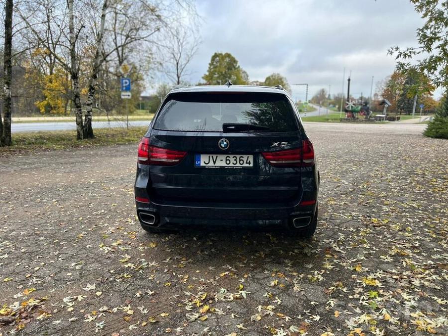 Blue BMW X5 2014 in Saldus, with an engine capacity of 3.00 L and mileage of 273 thousand km for 19500 €, photo 7 on AUTOMOTO.COM.LV