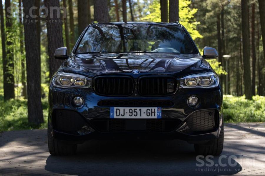 Blue BMW X5 2014 in Riga, with an engine capacity of 3.00 L and mileage of 214 thousand km for 22700 €, photo 3 on AUTOMOTO.COM.LV