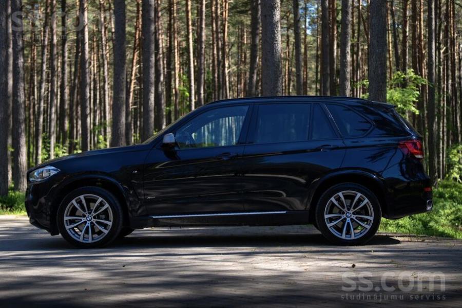 Blue BMW X5 2014 in Riga, with an engine capacity of 3.00 L and mileage of 214 thousand km for 22700 €, photo 5 on AUTOMOTO.COM.LV