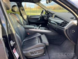 Zils BMW X5 2014 Rīga, ar dzinēja tilpumu 3.00 L un nobraukumu 258 tūkst. km par 17995 €, foto 13 vietnē AUTOMOTO.COM.LV
