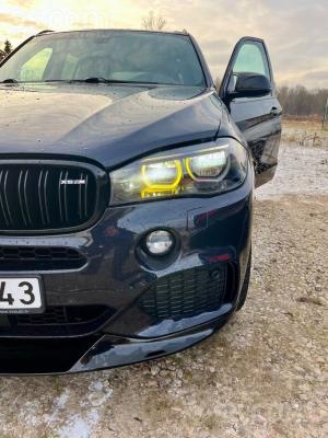 Zils BMW X5 2014 Rīga, ar dzinēja tilpumu 3.00 L un nobraukumu 290 tūkst. km par 28000 €, foto  vietnē AUTOMOTO.COM.LV