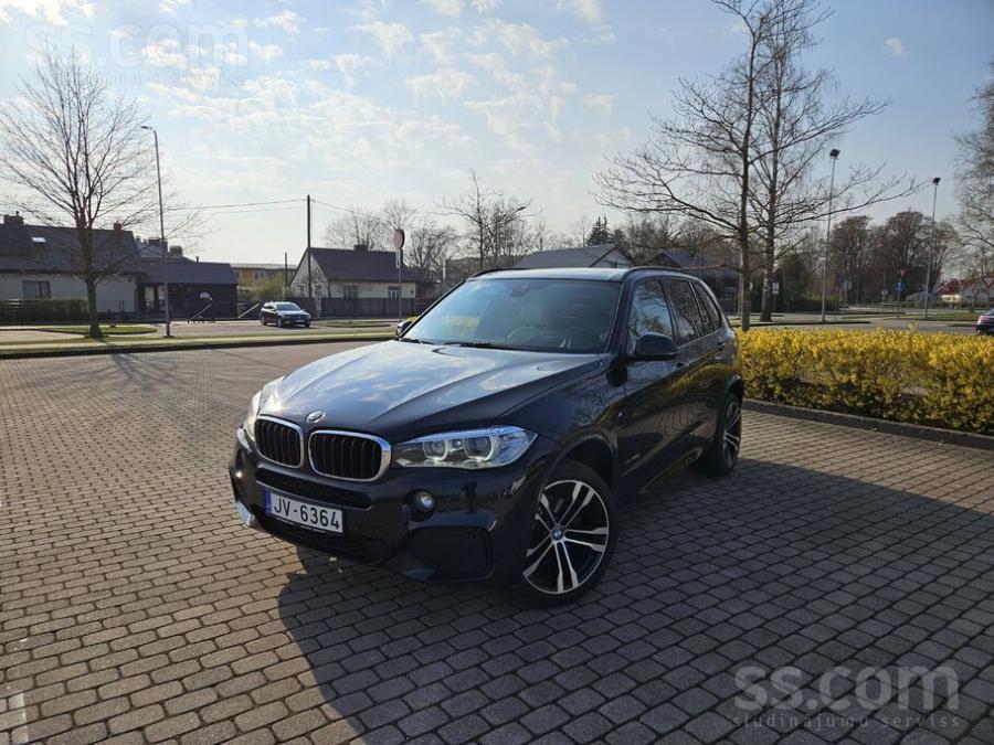 Blue BMW X5 2014 in Saldus, with an engine capacity of 3.00 L and mileage of 265 thousand km for 19800 €, photo 1 on AUTOMOTO.COM.LV