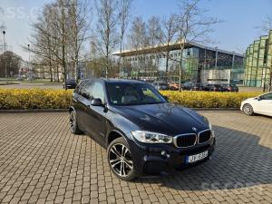 Blue BMW X5 2014 in Saldus, with an engine capacity of 3.00 L and mileage of 265 thousand km for 19800 €, photo 3 on AUTOMOTO.COM.LV