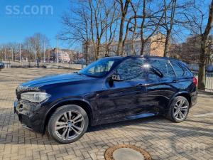 Blue BMW X5 2014 in Riga, with an engine capacity of 3.00 L and mileage of 246 thousand km for 21999 €, photo 4 on AUTOMOTO.COM.LV