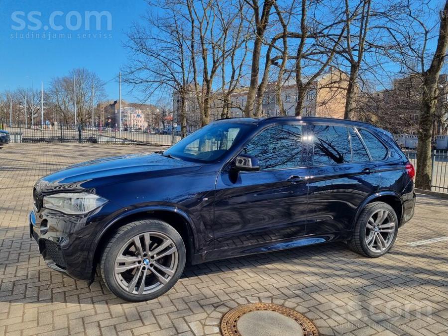 Blue BMW X5 2014 in Riga, with an engine capacity of 3.00 L and mileage of 246 thousand km for 21999 €, photo 4 on AUTOMOTO.COM.LV