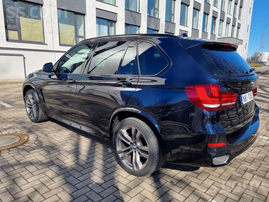 Blue BMW X5 2014 in Riga, with an engine capacity of 3.00 L and mileage of 246 thousand km for 21999 €, photo 5 on AUTOMOTO.COM.LV
